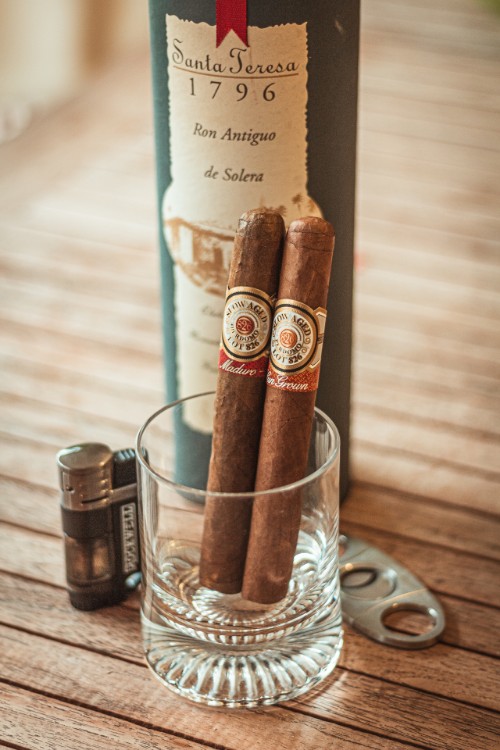 Gentleman Brothers, la experiencia de fumar un buen puro