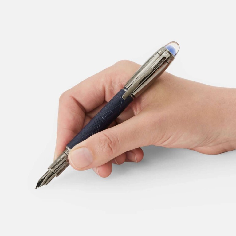 Montblanc Starwalker Space Blue explora galaxias lejanas
